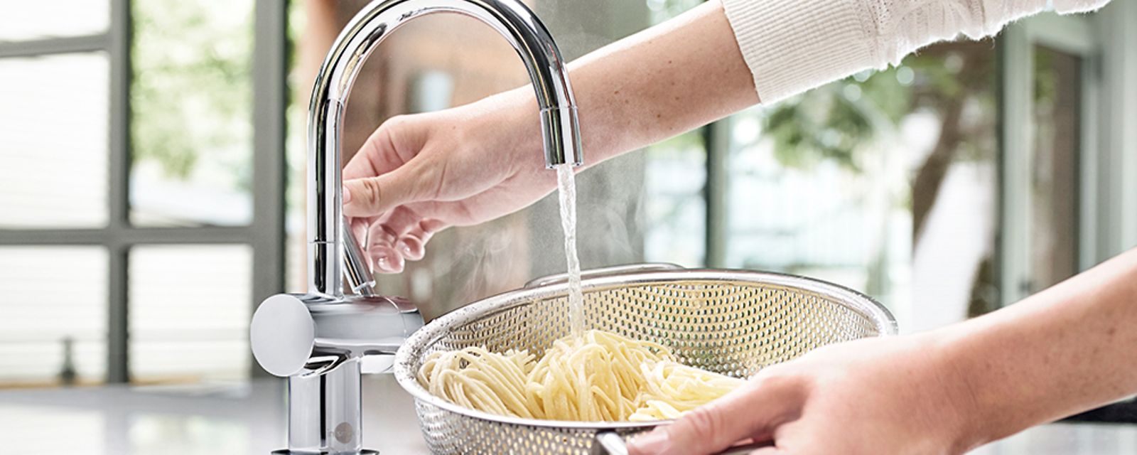 Hot and Cold Kitchen Side Taps | InSinkErator GB