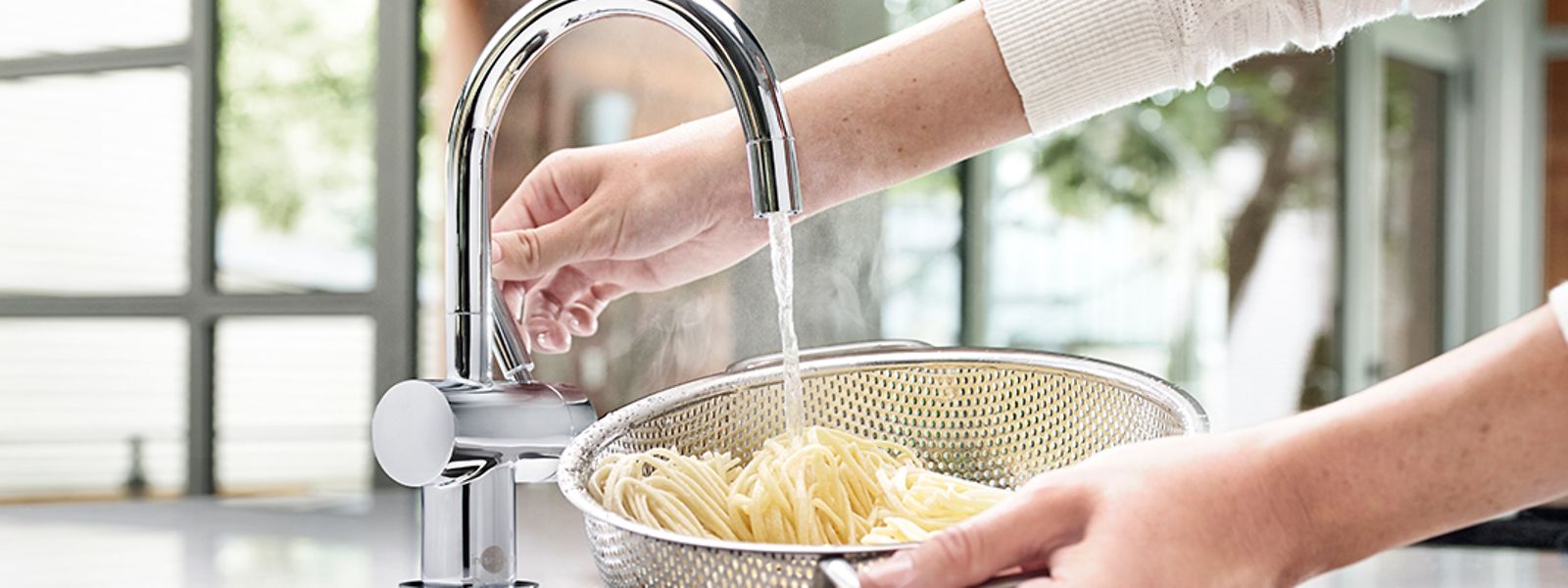 Hot and Cold Kitchen Side Taps | InSinkErator GB